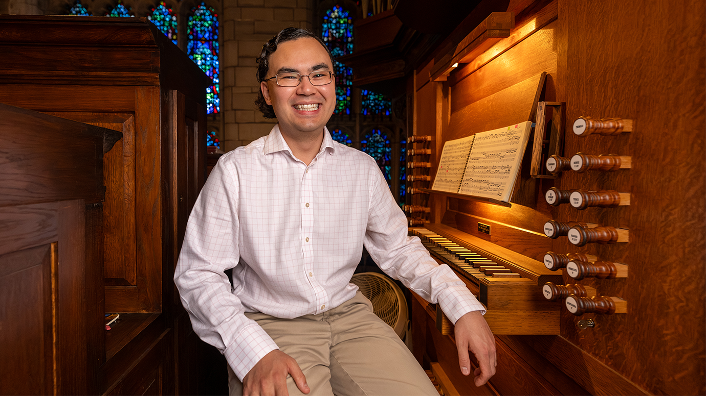 Organist pulls out all the stops to bring Bach to UChicago | University of Chicago News